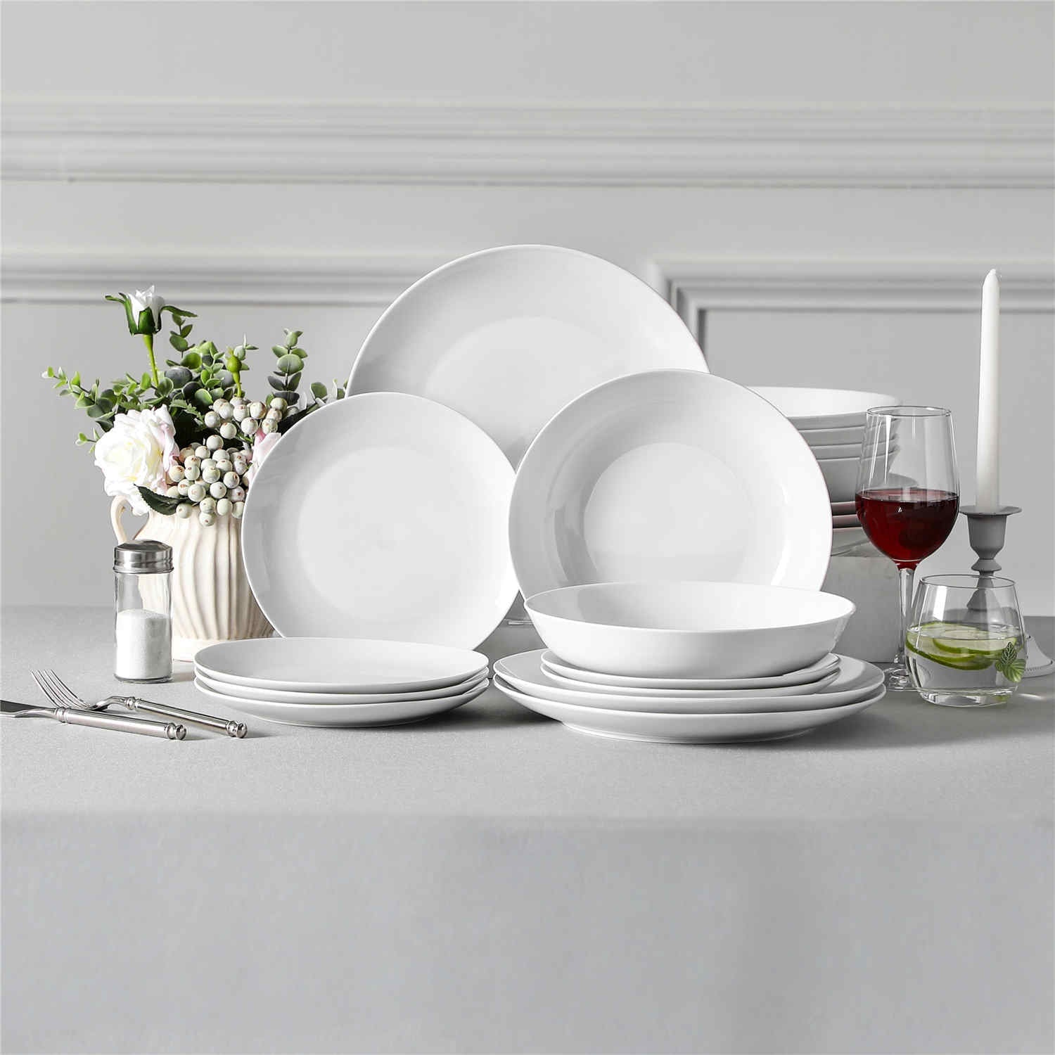 White Plates: Perfect for Every Table Setting