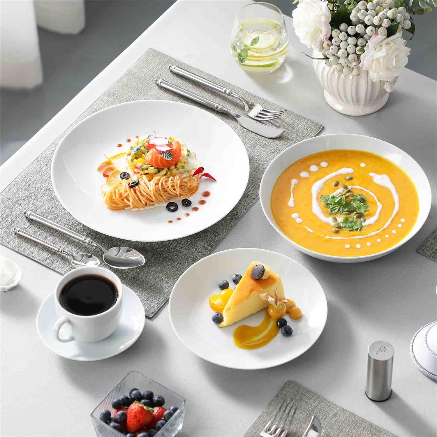 Autumn Dining: Changing Your Table with Porcelain Dinnerware